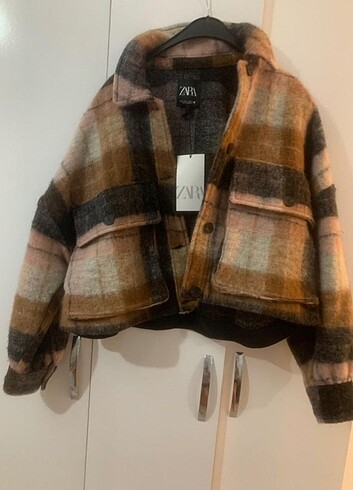 Zara Oversize Peluş Crop Ceket Ekoseli Zara Mont %20 İndirimli - Gardrops