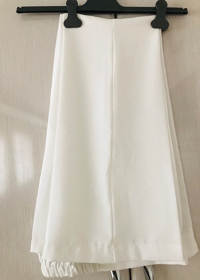 Zincir Detaylı Beyaz Takım H&M Takım Elbise %20 İndirimli - Gardrops