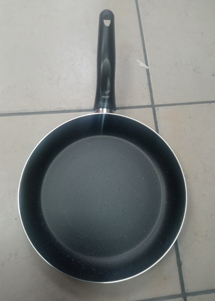 Teflon Tava 28 Cm Büyük Boy Emsan Tencere & Tava %20 İndirimli - Gardrops