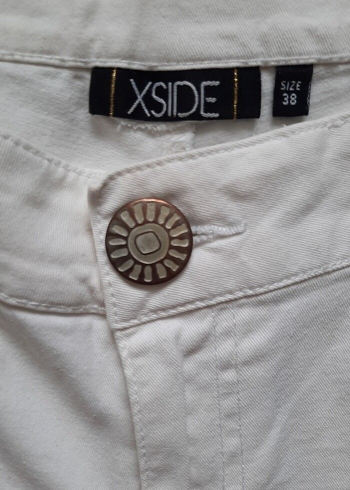 Lcw Xside 38 Beden Kısa Beyaz Short. Beyaz Kot Kumaşı Vardır. Az Lc Waikiki Mini Şort %20 ...